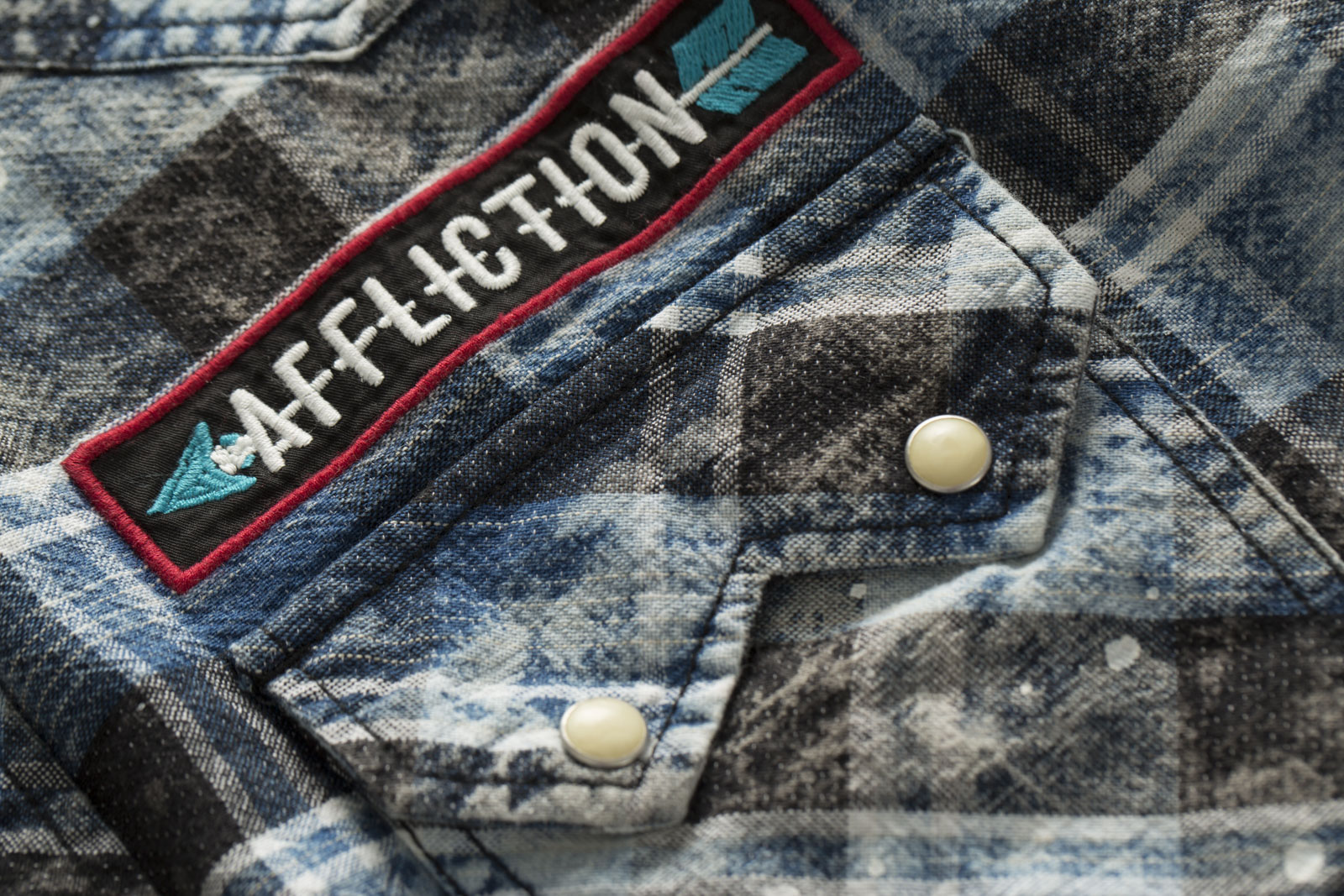Affliction Hemd Splatter Paint Hemd mit Affliction Logo Patches