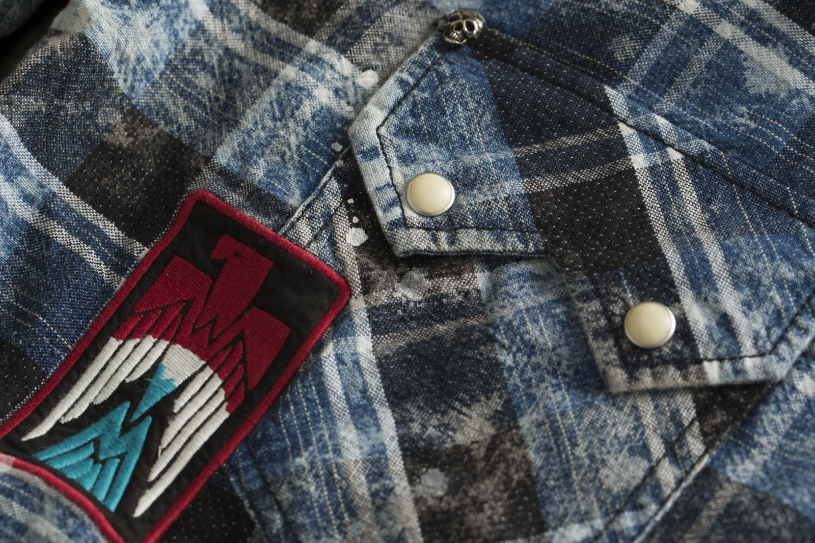 Affliction Hemd Splatter Paint Hemd mit Affliction Logo Patches