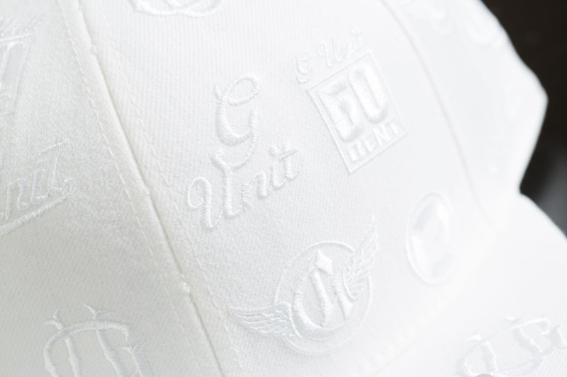 G-Unit ARUX5177 Fitted Cap mit vielen Stickereien