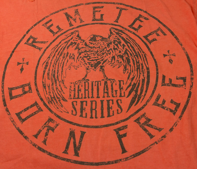 Remetee T-Shirt Airwaves in Orange mit Stickereien und großen Print Designs